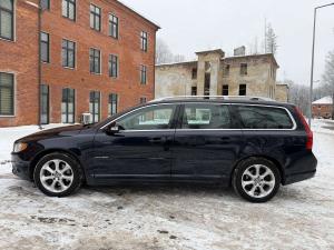 Violet Volvo V70 2008 in Prienai, with an engine capacity of 2.40 L and mileage of 278 thousand km for 4750 €, photo 6 on AUTOMOTO.COM.LV