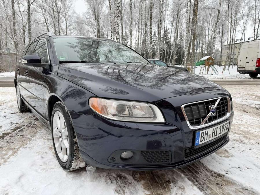 Violet Volvo V70 2008 in Prienai, with an engine capacity of 2.40 L and mileage of 278 thousand km for 4750 €, photo 7 on AUTOMOTO.COM.LV