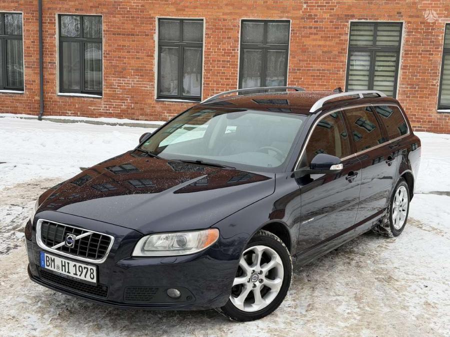 Violet Volvo V70 2008 in Prienai, with an engine capacity of 2.40 L and mileage of 278 thousand km for 4750 €, photo 9 on AUTOMOTO.COM.LV