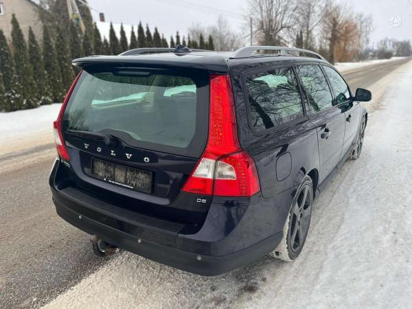 Violets Volvo V70 2008 Prienai, ar dzinēja tilpumu 2.40 L un nobraukumu 286 tūkst. km par 4450 €, foto 4 vietnē AUTOMOTO.COM.LV