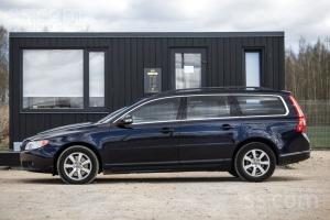 Violet Volvo V70 2010 in Tukums, with an engine capacity of 2.00 L and mileage of 0 thousand km for 6200 €, photo 3 on AUTOMOTO.COM.LV