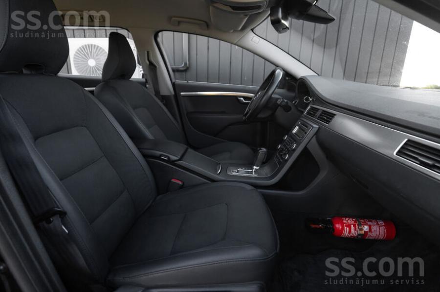 Violet Volvo V70 2010 in Tukums, with an engine capacity of 2.00 L and mileage of 0 thousand km for 6200 €, photo 11 on AUTOMOTO.COM.LV