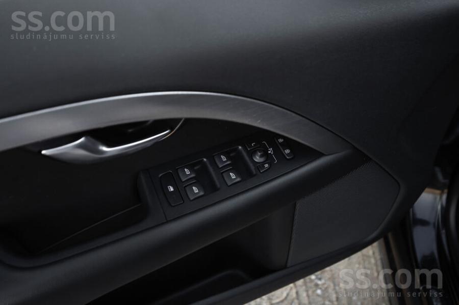 Violet Volvo V70 2010 in Tukums, with an engine capacity of 2.00 L and mileage of 0 thousand km for 6200 €, photo 16 on AUTOMOTO.COM.LV