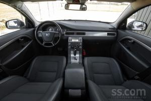 Violet Volvo V70 2010 in Tukums, with an engine capacity of 2.00 L and mileage of 0 thousand km for 6200 €, photo 18 on AUTOMOTO.COM.LV