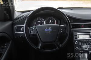 Violet Volvo V70 2010 in Tukums, with an engine capacity of 2.00 L and mileage of 0 thousand km for 6200 €, photo 19 on AUTOMOTO.COM.LV