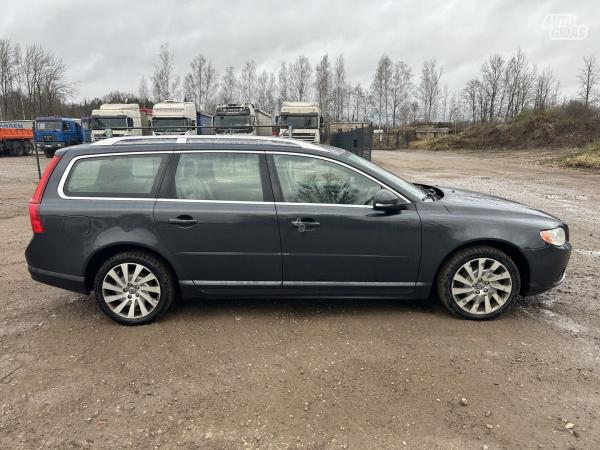 Violets Volvo V70 2011 Panevēža, ar dzinēja tilpumu 2.00 L un nobraukumu 348 tūkst. km par 5100 €, foto 4 vietnē AUTOMOTO.COM.LV