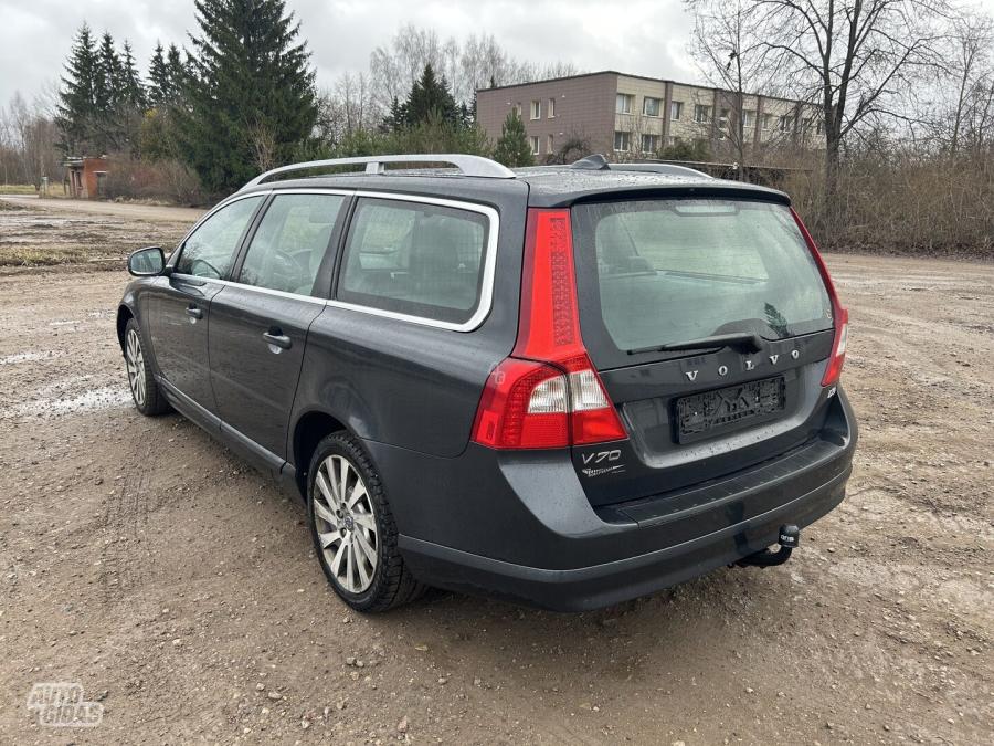 Violet Volvo V70 2011 in Panevezys, with an engine capacity of 2.00 L and mileage of 348 thousand km for 5100 €, photo 7 on AUTOMOTO.COM.LV