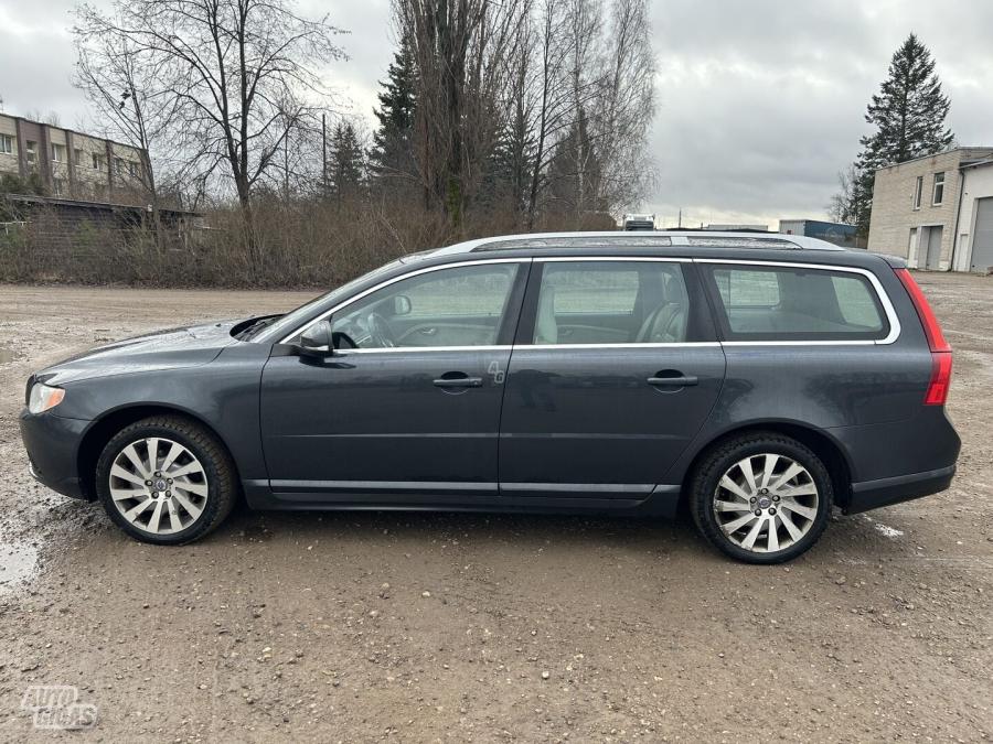 Violet Volvo V70 2011 in Panevezys, with an engine capacity of 2.00 L and mileage of 348 thousand km for 5100 €, photo 8 on AUTOMOTO.COM.LV