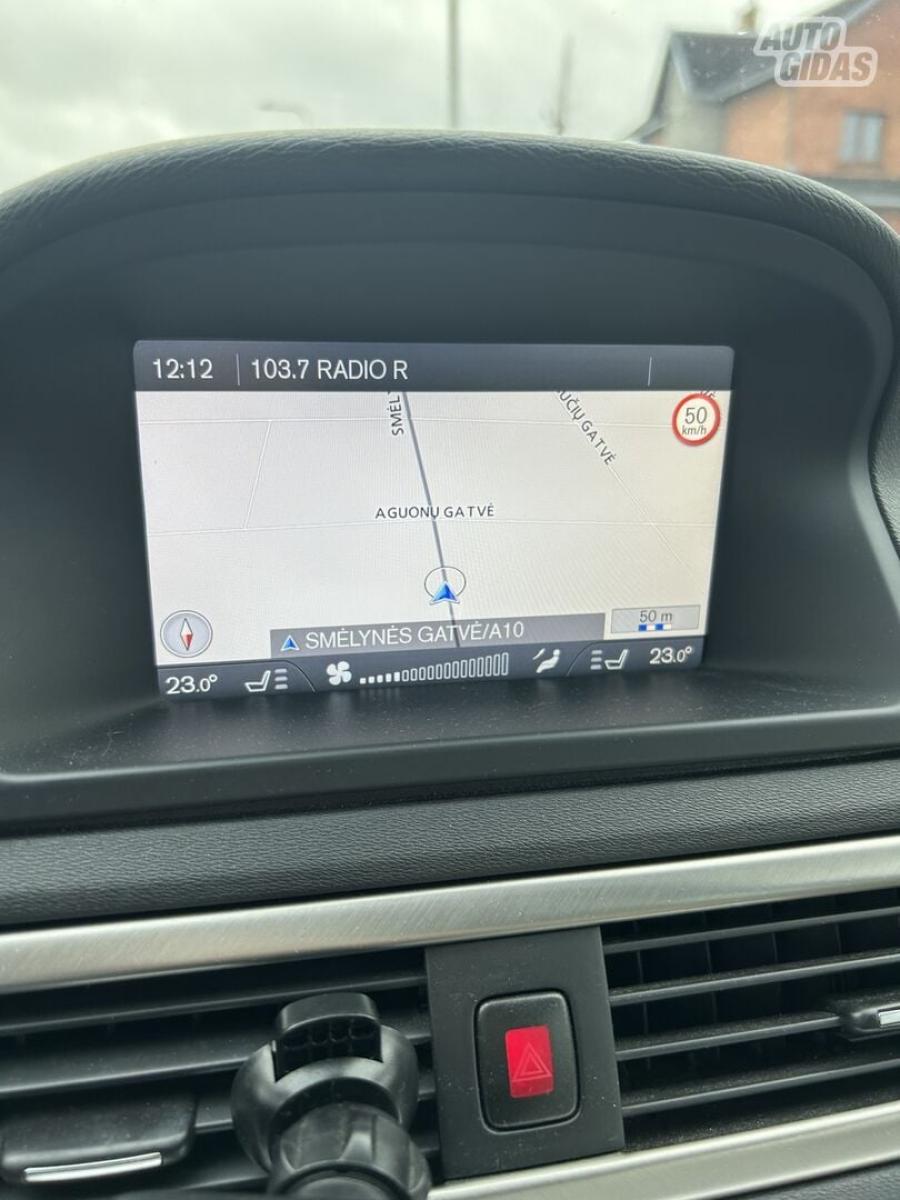 Violet Volvo V70 2011 in Panevezys, with an engine capacity of 2.00 L and mileage of 348 thousand km for 5100 €, photo 19 on AUTOMOTO.COM.LV