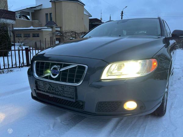 Violet Volvo V70 2011 in Panevezys, with an engine capacity of 1.98 L and mileage of 340 thousand km for 5150 €, photo 9 on AUTOMOTO.COM.LV