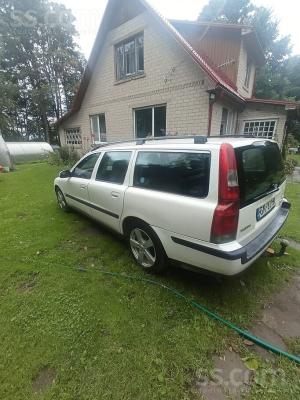 White Volvo V70 2001 in Jekabpils, with an engine capacity of 2.50 L and mileage of 598 thousand km for 1000 €, photo 3 on AUTOMOTO.COM.LV