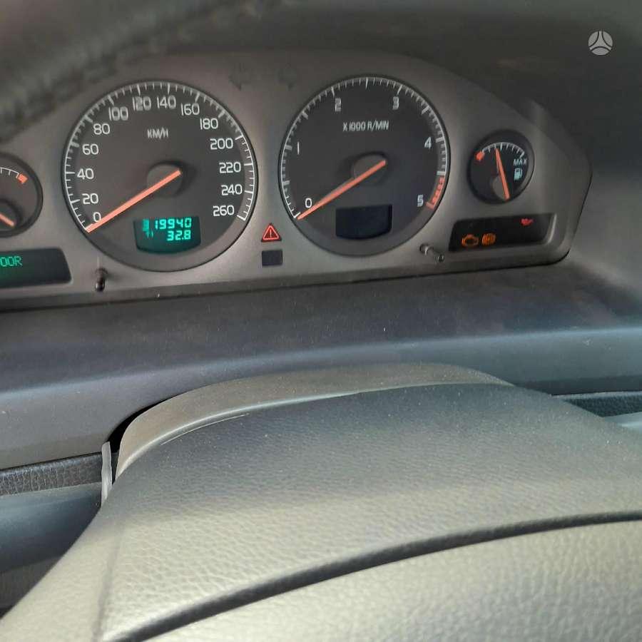 Белый Вольво В70 2002 в Каунас, объемом двигателя 2.40 л и пробегом 320 тыс. км за 950 €, фото 7 на AUTOMOTO.COM.LV