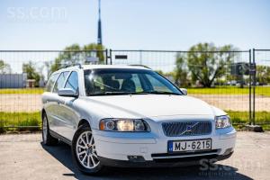 White Volvo V70 2006 in Riga, with an engine capacity of 2.40 L and mileage of 273 thousand km for 3650 €, photo 2 on AUTOMOTO.COM.LV