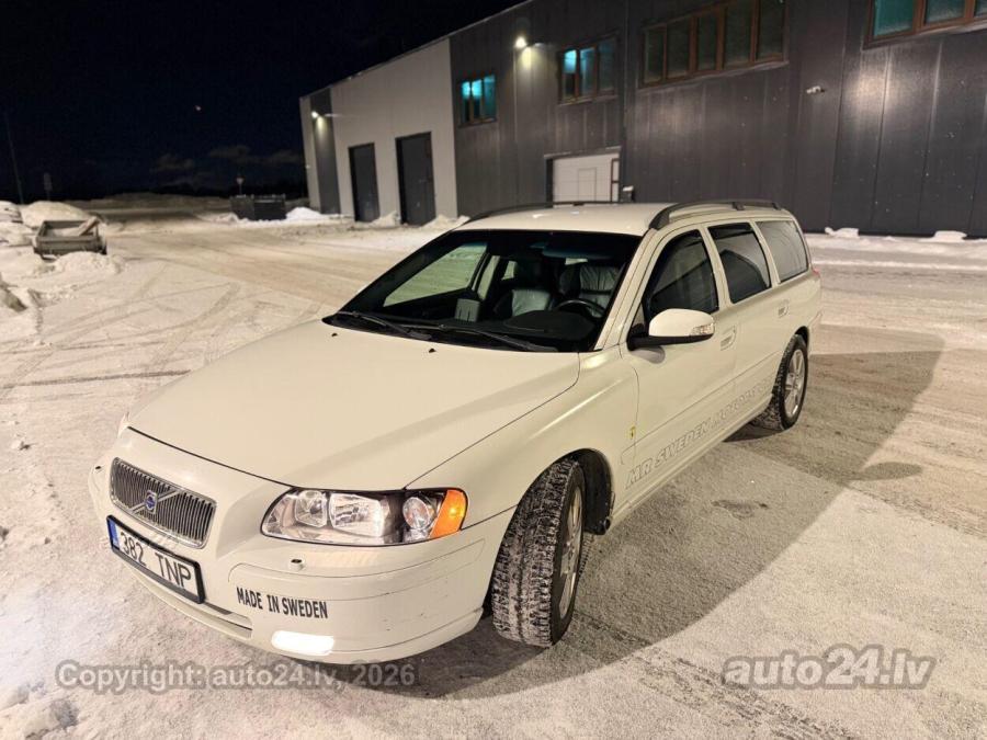 Balts Volvo V70 2006 Tallina, ar dzinēja tilpumu 2.40 L un nobraukumu 349 tūkst. km par 2499 €, foto 1 vietnē AUTOMOTO.COM.LV