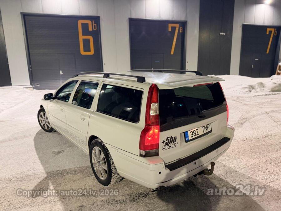 Balts Volvo V70 2006 Tallina, ar dzinēja tilpumu 2.40 L un nobraukumu 349 tūkst. km par 2499 €, foto 3 vietnē AUTOMOTO.COM.LV