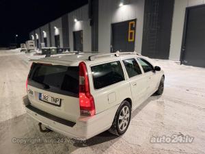 Balts Volvo V70 2006 Tallina, ar dzinēja tilpumu 2.40 L un nobraukumu 349 tūkst. km par 2499 €, foto 5 vietnē AUTOMOTO.COM.LV