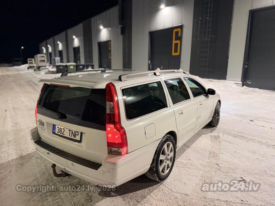 Balts Volvo V70 2006 Tallina, ar dzinēja tilpumu 2.40 L un nobraukumu 349 tūkst. km par 2499 €, foto 5 vietnē AUTOMOTO.COM.LV