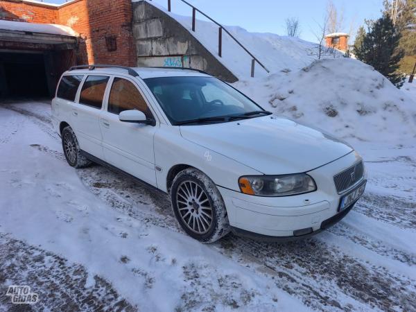 Balts Volvo V70 2006 Viļņa, ar dzinēja tilpumu 2.50 L un nobraukumu 260 tūkst. km par 920 €, foto 2 vietnē AUTOMOTO.COM.LV