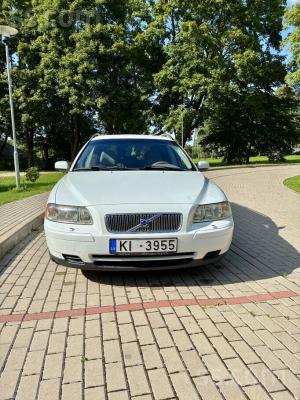 White Volvo V70 2006 in Limbazi, with an engine capacity of 2.40 L and mileage of 281 thousand km for 2500 €, photo 6 on AUTOMOTO.COM.LV