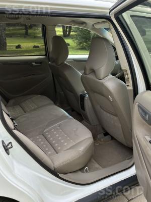 White Volvo V70 2006 in Limbazi, with an engine capacity of 2.40 L and mileage of 281 thousand km for 2500 €, photo 15 on AUTOMOTO.COM.LV