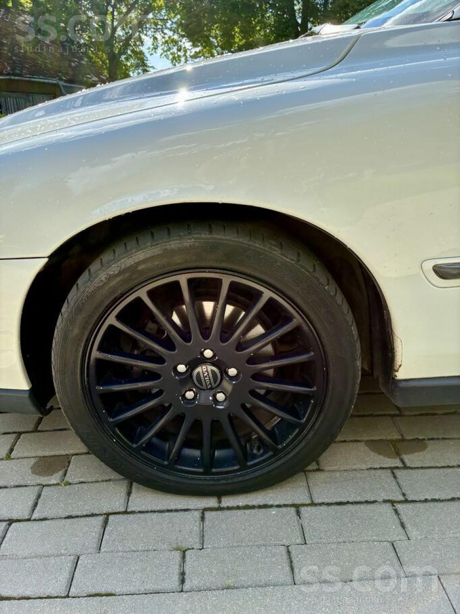 White Volvo V70 2006 in Limbazi, with an engine capacity of 2.40 L and mileage of 281 thousand km for 2500 €, photo 19 on AUTOMOTO.COM.LV