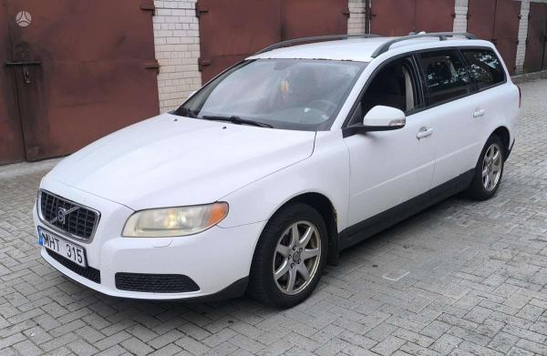 White Volvo V70 2007 in Vilnius, with an engine capacity of 2.40 L and mileage of 550 thousand km for 1200 €, photo 1 on AUTOMOTO.COM.LV