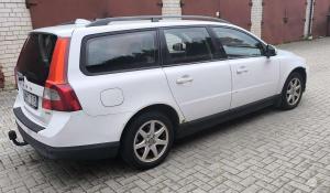 White Volvo V70 2007 in Vilnius, with an engine capacity of 2.40 L and mileage of 550 thousand km for 1200 €, photo 5 on AUTOMOTO.COM.LV