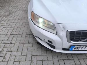 White Volvo V70 2007 in Vilnius, with an engine capacity of 2.40 L and mileage of 550 thousand km for 1200 €, photo 7 on AUTOMOTO.COM.LV