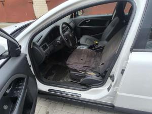 White Volvo V70 2007 in Vilnius, with an engine capacity of 2.40 L and mileage of 550 thousand km for 1200 €, photo 9 on AUTOMOTO.COM.LV