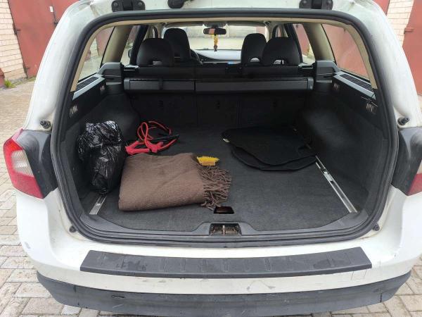 White Volvo V70 2007 in Vilnius, with an engine capacity of 2.40 L and mileage of 550 thousand km for 1200 €, photo 10 on AUTOMOTO.COM.LV