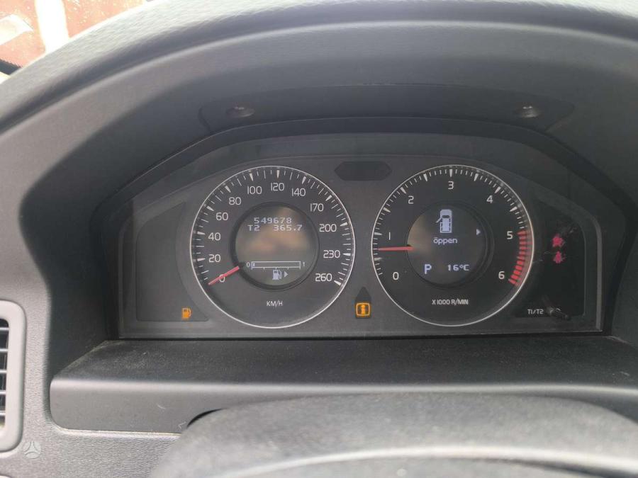 White Volvo V70 2007 in Vilnius, with an engine capacity of 2.40 L and mileage of 550 thousand km for 1200 €, photo 12 on AUTOMOTO.COM.LV