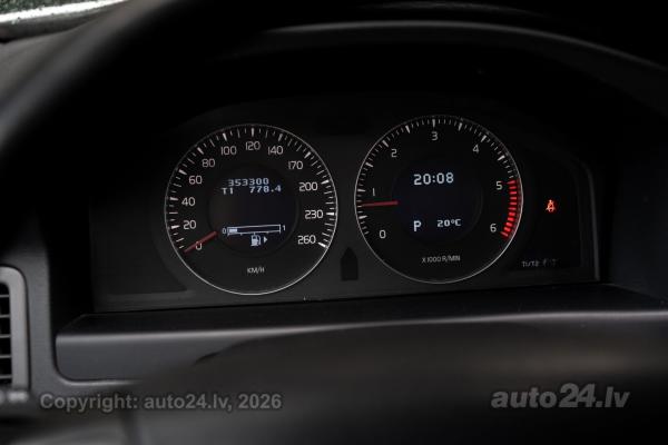 White Volvo V70 2007 in Tallinn, with an engine capacity of 2.40 L and mileage of 353 thousand km for 4500 €, photo 9 on AUTOMOTO.COM.LV