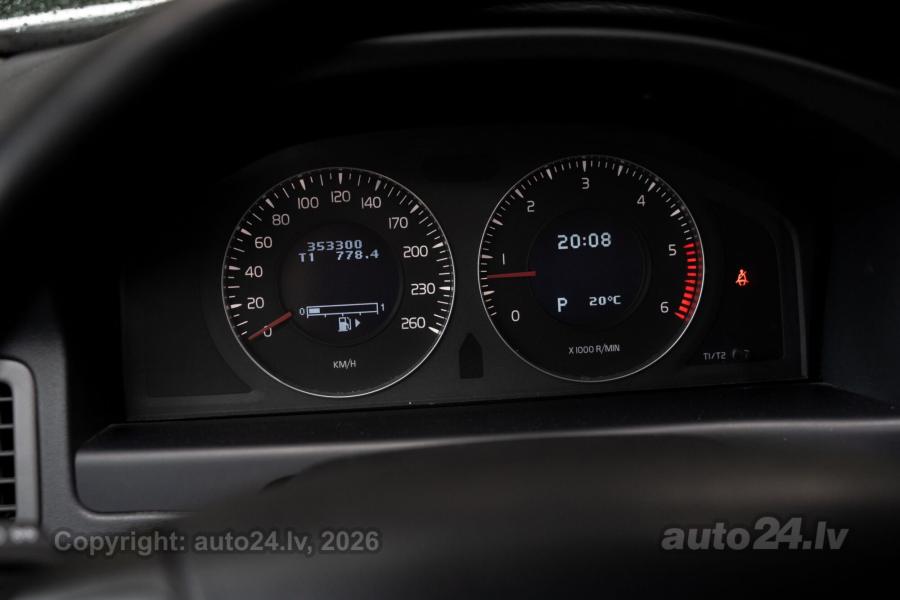 Белый Вольво В70 2007 в Таллин, объемом двигателя 2.40 л и пробегом 353 тыс. км за 4500 €, фото 10 на AUTOMOTO.COM.LV
