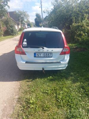 Balts Volvo V70 2007 Daugavpils, ar dzinēja tilpumu 2.40 L un nobraukumu 301 tūkst. km par 2700 €, foto 5 vietnē AUTOMOTO.COM.LV