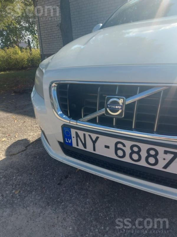 Balts Volvo V70 2007 Daugavpils, ar dzinēja tilpumu 2.40 L un nobraukumu 301 tūkst. km par 2300 €, foto 6 vietnē AUTOMOTO.COM.LV