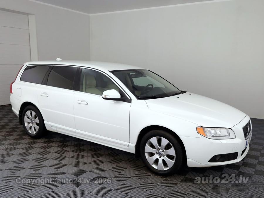 Balts Volvo V70 2008 Tallina, ar dzinēja tilpumu 2.40 L un nobraukumu 319 tūkst. km par 2599 €, foto 1 vietnē AUTOMOTO.COM.LV