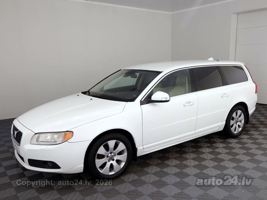 Balts Volvo V70 2008 Tallina, ar dzinēja tilpumu 2.40 L un nobraukumu 319 tūkst. km par 2599 €, foto 3 vietnē AUTOMOTO.COM.LV