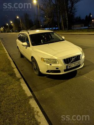 Balts Volvo V70 2009 Rīga, ar dzinēja tilpumu 2.40 L un nobraukumu 293 tūkst. km par 3700 €, foto 2 vietnē AUTOMOTO.COM.LV