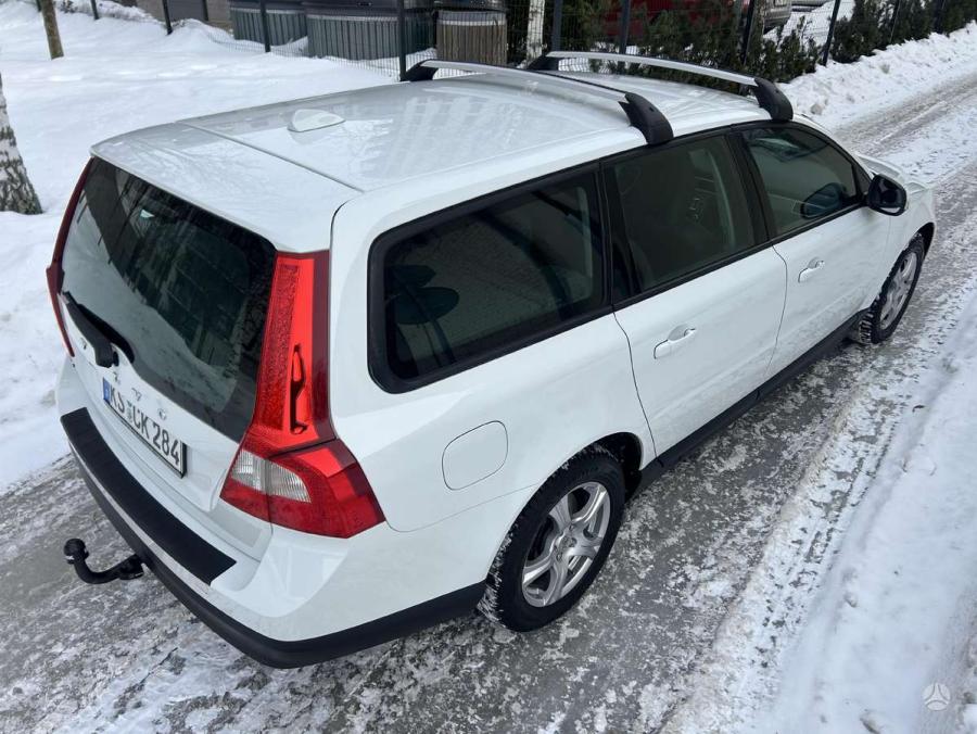 Белый Вольво В70 2009 в Вильнюс, объемом двигателя 2.40 л и пробегом 272 тыс. км за 3999 €, фото 13 на AUTOMOTO.COM.LV