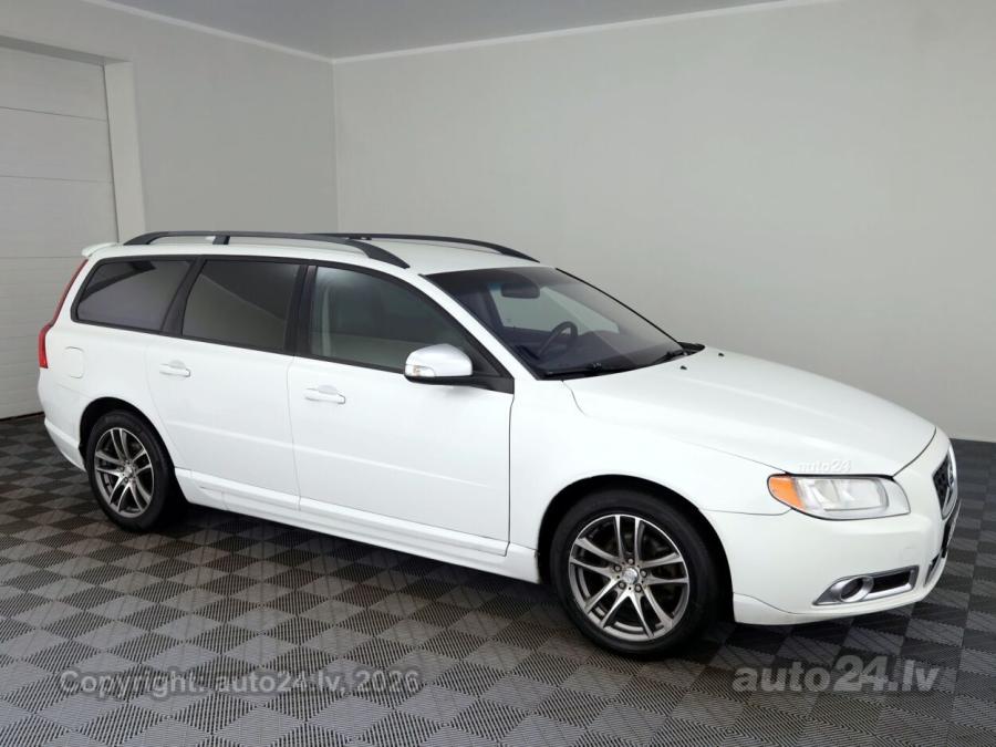 White Volvo V70 2009 in Tallinn, with an engine capacity of 2.40 L and mileage of 294 thousand km for 2999 €, photo 1 on AUTOMOTO.COM.LV