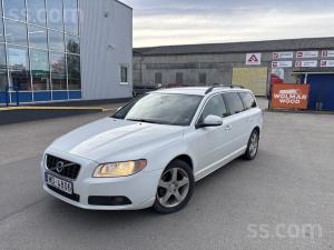White Volvo V70 2009 in Valmiera, with an engine capacity of 2.00 L and mileage of 381 thousand km for 1700 €, photo  on AUTOMOTO.COM.LV