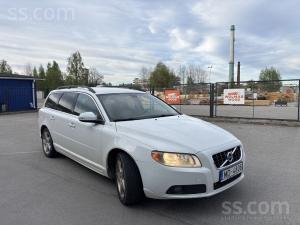 Белый Вольво В70 2009 в Валмиера, объемом двигателя 2.00 л и пробегом 381 тыс. км за 1700 €, фото 7 на AUTOMOTO.COM.LV
