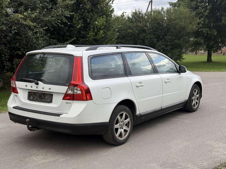 Balts Volvo V70 2009 Ukmergė, ar dzinēja tilpumu 2.00 L un nobraukumu 399 tūkst. km par 2800 €, foto 4 vietnē AUTOMOTO.COM.LV