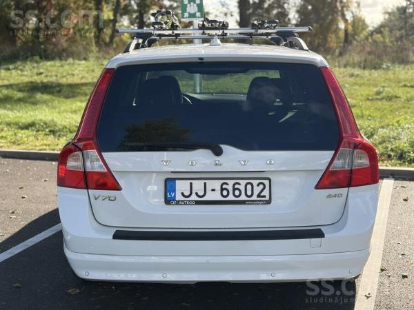 White Volvo V70 2009 in Riga, with an engine capacity of 2.40 L and mileage of 364 thousand km for 2950 €, photo 7 on AUTOMOTO.COM.LV