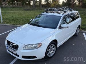 White Volvo V70 2009 in Riga, with an engine capacity of 2.40 L and mileage of 364 thousand km for 2950 €, photo 12 on AUTOMOTO.COM.LV