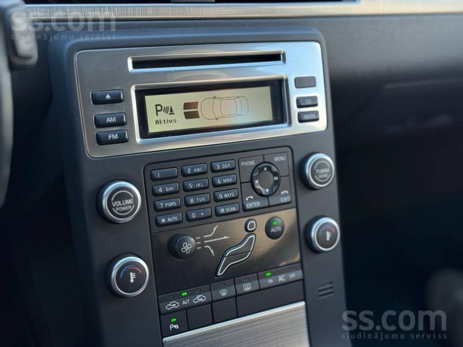 White Volvo V70 2009 in Riga, with an engine capacity of 2.40 L and mileage of 364 thousand km for 2950 €, photo 21 on AUTOMOTO.COM.LV