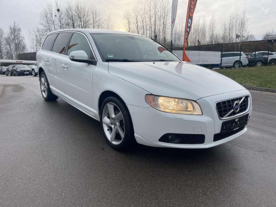 Balts Volvo V70 2010 Kauņa, ar dzinēja tilpumu 2.00 L un nobraukumu 277 tūkst. km par 3650 €, foto 1 vietnē AUTOMOTO.COM.LV