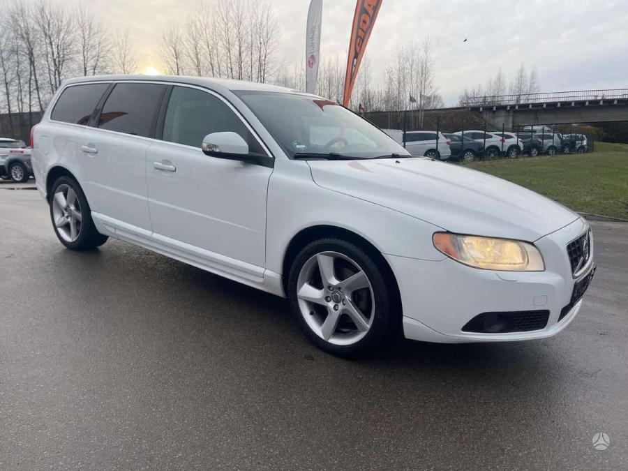 Balts Volvo V70 2010 Kauņa, ar dzinēja tilpumu 2.00 L un nobraukumu 277 tūkst. km par 3650 €, foto 2 vietnē AUTOMOTO.COM.LV