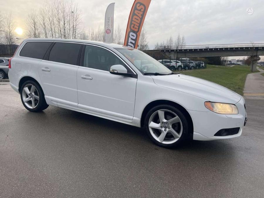Balts Volvo V70 2010 Kauņa, ar dzinēja tilpumu 2.00 L un nobraukumu 277 tūkst. km par 3650 €, foto 3 vietnē AUTOMOTO.COM.LV