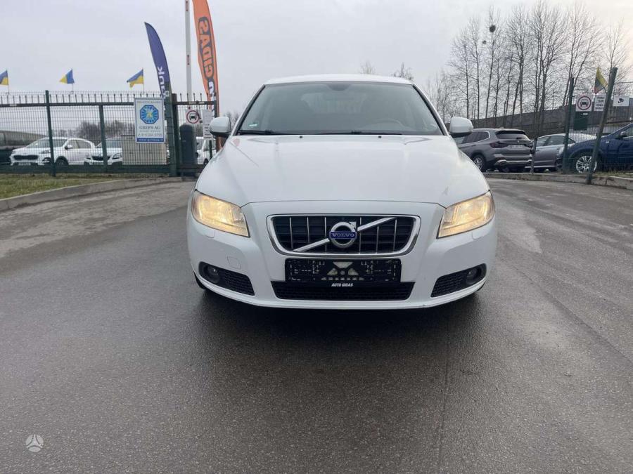 Balts Volvo V70 2010 Kauņa, ar dzinēja tilpumu 2.00 L un nobraukumu 277 tūkst. km par 3650 €, foto 4 vietnē AUTOMOTO.COM.LV